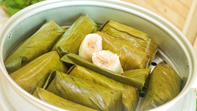 Num Ansom (នំអន្សម): Cambodia’s Most Iconic Sticky Rice Cake 🇰🇭 – Anna KH